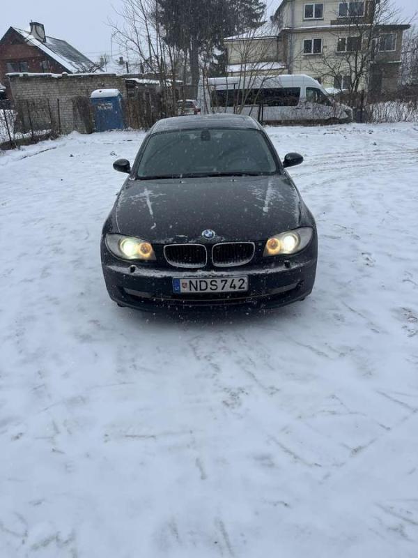 Melns BMW 120 2008 Kauņa, ar dzinēja tilpumu 2.00 L un nobraukumu 302 tūkst. km par 2900 €, foto 2 vietnē AUTOMOTO.COM.LV