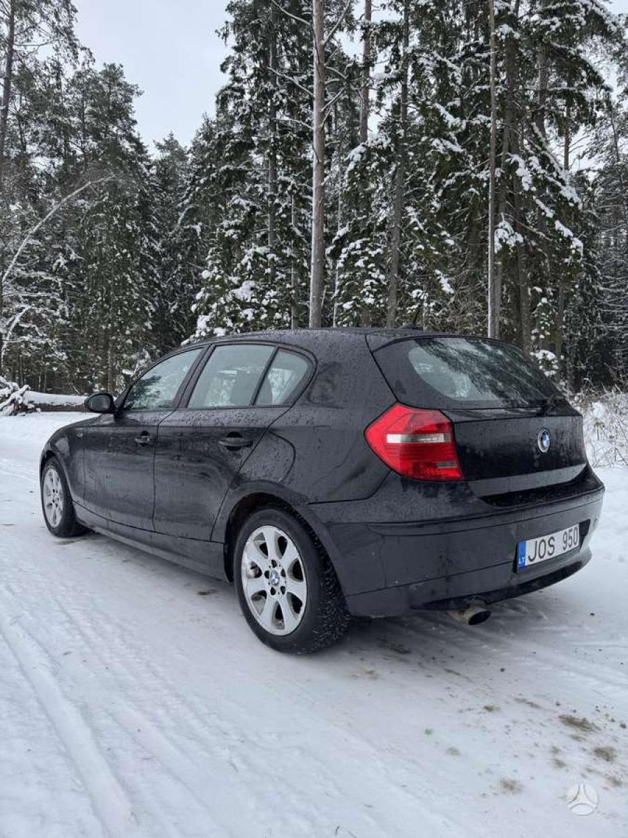 Black BMW 120 2008 in Vilnius, with an engine capacity of 2.00 L and mileage of 272 thousand km for 2950 €, photo 6 on AUTOMOTO.COM.LV