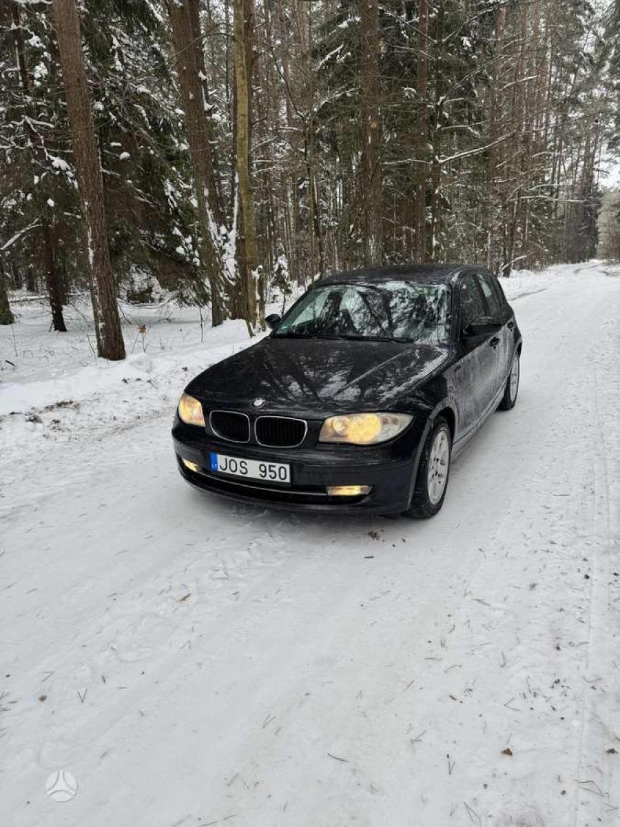Black BMW 120 2008 in Vilnius, with an engine capacity of 2.00 L and mileage of 272 thousand km for 2950 €, photo 9 on AUTOMOTO.COM.LV