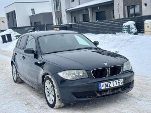 Melns BMW 120 2008 Viļņa, ar dzinēja tilpumu 2.00 L un nobraukumu 320 tūkst. km par 2700 €, foto  vietnē AUTOMOTO.COM.LV