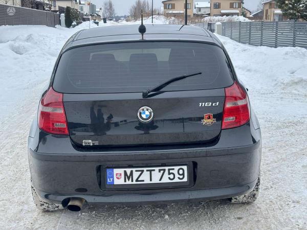 Melns BMW 120 2008 Viļņa, ar dzinēja tilpumu 2.00 L un nobraukumu 320 tūkst. km par 2700 €, foto 4 vietnē AUTOMOTO.COM.LV