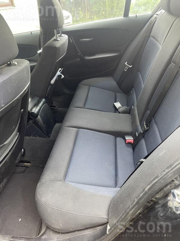 Black BMW 120 2008 in Ogre, with an engine capacity of 2.00 L and mileage of 298 thousand km for 3700 €, photo 8 on AUTOMOTO.COM.LV