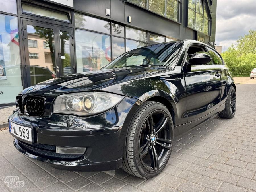 Melns BMW 120 2008 Kauņa, ar dzinēja tilpumu 2.00 L un nobraukumu 299 tūkst. km par 3650 €, foto 5 vietnē AUTOMOTO.COM.LV