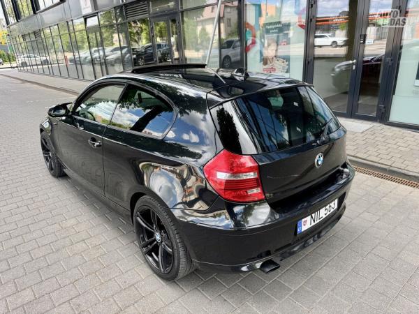 Black BMW 120 2008 in Kaunas, with an engine capacity of 2.00 L and mileage of 299 thousand km for 3650 €, photo 6 on AUTOMOTO.COM.LV