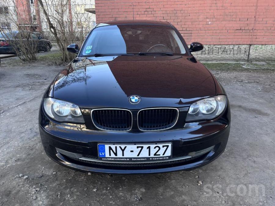 Black BMW 120 2008 in Riga, with an engine capacity of 2.00 L and mileage of 370 thousand km for 2500 €, photo 3 on AUTOMOTO.COM.LV