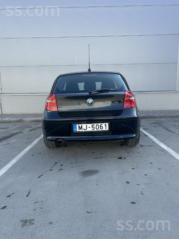 Black BMW 120 2008 in Riga, with an engine capacity of 2.00 L and mileage of 213 thousand km for 3500 €, photo 6 on AUTOMOTO.COM.LV