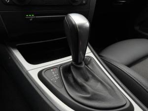 Melns BMW 120 2008 Rīga, ar dzinēja tilpumu 2.00 L un nobraukumu 270 tūkst. km par 4690 €, foto 13 vietnē AUTOMOTO.COM.LV