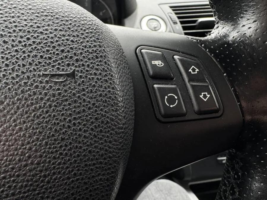 Melns BMW 120 2008 Rīga, ar dzinēja tilpumu 2.00 L un nobraukumu 270 tūkst. km par 4690 €, foto 18 vietnē AUTOMOTO.COM.LV