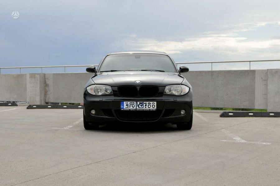 Black BMW 120 2008 in Vilnius, with an engine capacity of 2.00 L and mileage of 184 thousand km for 4490 €, photo 4 on AUTOMOTO.COM.LV