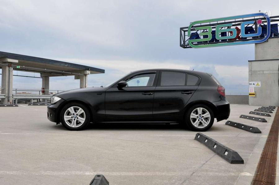 Black BMW 120 2008 in Vilnius, with an engine capacity of 2.00 L and mileage of 184 thousand km for 4490 €, photo 6 on AUTOMOTO.COM.LV