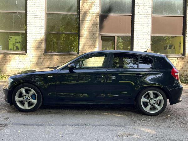Black BMW 120 2008 in Prienai, with an engine capacity of 2.00 L and mileage of 335 thousand km for 3200 €, photo 7 on AUTOMOTO.COM.LV