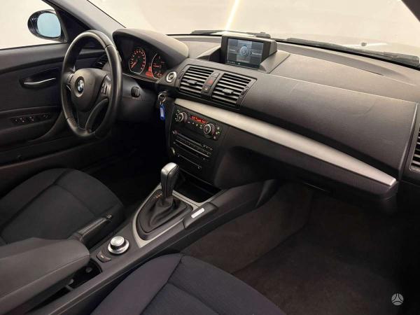Melns BMW 120 2008 Marijampole, ar dzinēja tilpumu 2.00 L un nobraukumu 262 tūkst. km par 4750 €, foto 5 vietnē AUTOMOTO.COM.LV