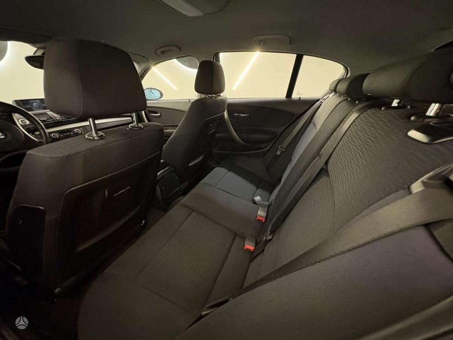Melns BMW 120 2008 Marijampole, ar dzinēja tilpumu 2.00 L un nobraukumu 262 tūkst. km par 4750 €, foto 16 vietnē AUTOMOTO.COM.LV