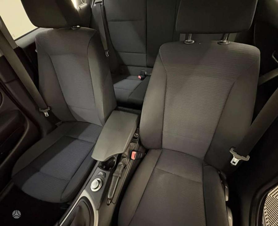 Melns BMW 120 2008 Marijampole, ar dzinēja tilpumu 2.00 L un nobraukumu 262 tūkst. km par 4750 €, foto 18 vietnē AUTOMOTO.COM.LV