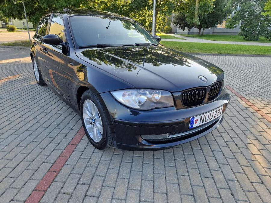 Black BMW 120 2008 in Kaunas, with an engine capacity of 2.00 L and mileage of 339 thousand km for 4350 €, photo 4 on AUTOMOTO.COM.LV