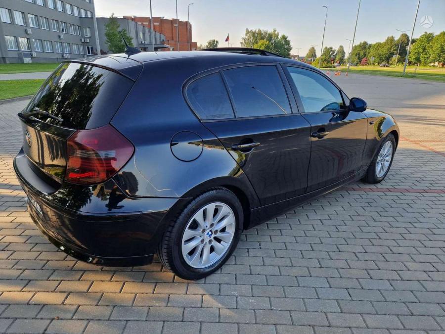Black BMW 120 2008 in Kaunas, with an engine capacity of 2.00 L and mileage of 339 thousand km for 4350 €, photo 8 on AUTOMOTO.COM.LV