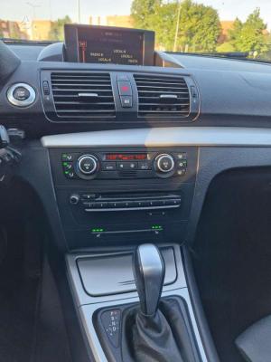 Black BMW 120 2008 in Kaunas, with an engine capacity of 2.00 L and mileage of 339 thousand km for 4350 €, photo 16 on AUTOMOTO.COM.LV