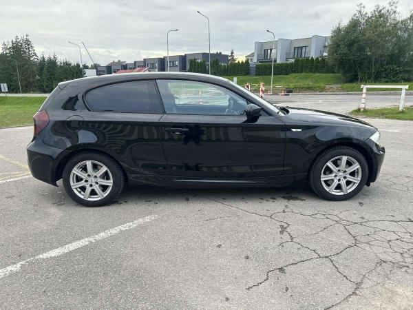 Melns BMW 120 2008 Kauņa, ar dzinēja tilpumu 2.00 L un nobraukumu 208 tūkst. km par 4350 €, foto 10 vietnē AUTOMOTO.COM.LV