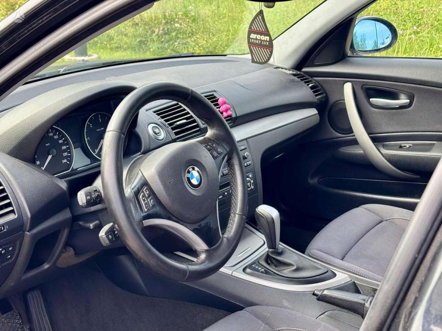 Black BMW 120 2008 in Vilnius, with an engine capacity of 2.00 L and mileage of 320 thousand km for 2500 €, photo 11 on AUTOMOTO.COM.LV