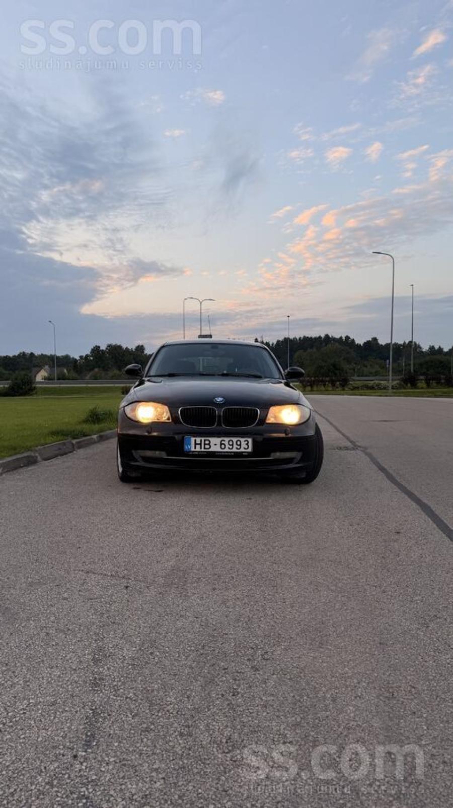 Black BMW 120 2008 in Ogre, with an engine capacity of 2.00 L and mileage of 247 thousand km for 4500 €, photo 4 on AUTOMOTO.COM.LV