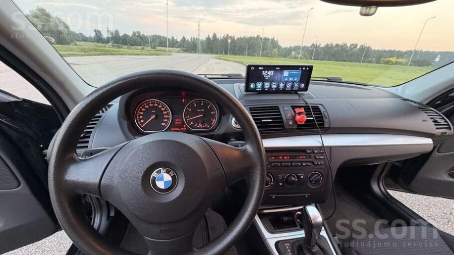 Black BMW 120 2008 in Ogre, with an engine capacity of 2.00 L and mileage of 247 thousand km for 4500 €, photo 9 on AUTOMOTO.COM.LV