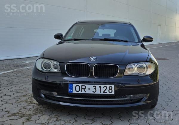 Black BMW 120 2008 in Riga, with an engine capacity of 2.00 L and mileage of 254 thousand km for 4995 €, photo 3 on AUTOMOTO.COM.LV