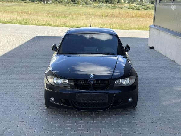 Melns BMW 120 2008 Šauļi, ar dzinēja tilpumu 2.00 L un nobraukumu 196 tūkst. km par 3999 €, foto 4 vietnē AUTOMOTO.COM.LV