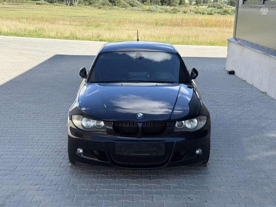 Melns BMW 120 2008 Šauļi, ar dzinēja tilpumu 2.00 L un nobraukumu 196 tūkst. km par 3999 €, foto 4 vietnē AUTOMOTO.COM.LV