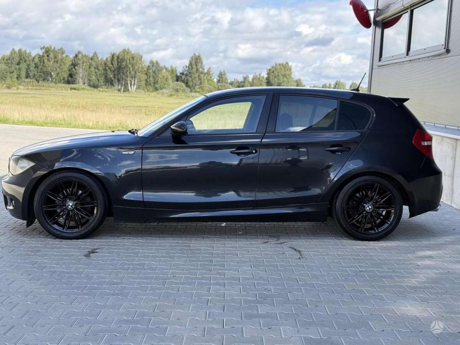Melns BMW 120 2008 Šauļi, ar dzinēja tilpumu 2.00 L un nobraukumu 196 tūkst. km par 3999 €, foto 6 vietnē AUTOMOTO.COM.LV