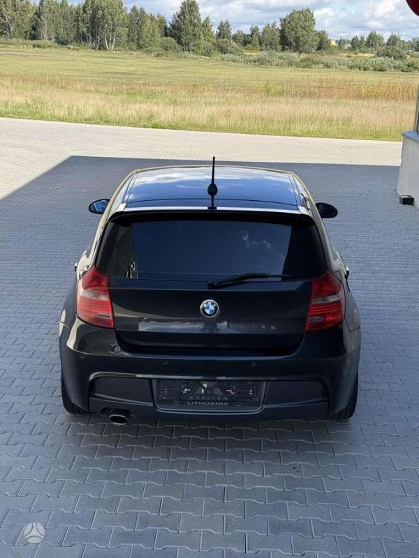 Melns BMW 120 2008 Šauļi, ar dzinēja tilpumu 2.00 L un nobraukumu 196 tūkst. km par 3999 €, foto 9 vietnē AUTOMOTO.COM.LV