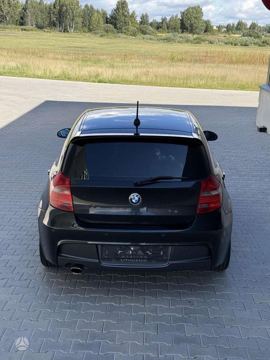 Melns BMW 120 2008 Šauļi, ar dzinēja tilpumu 2.00 L un nobraukumu 196 tūkst. km par 3999 €, foto 9 vietnē AUTOMOTO.COM.LV