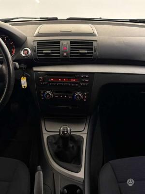 Black BMW 120 2008 in Marijampole, with an engine capacity of 2.00 L and mileage of 256 thousand km for 3250 €, photo 7 on AUTOMOTO.COM.LV