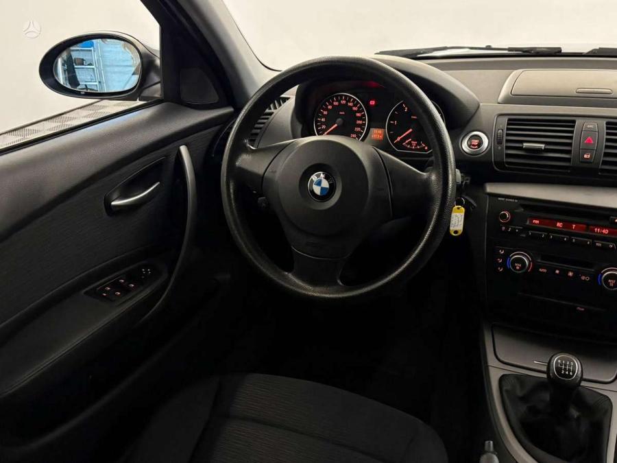 Black BMW 120 2008 in Marijampole, with an engine capacity of 2.00 L and mileage of 256 thousand km for 3250 €, photo 14 on AUTOMOTO.COM.LV