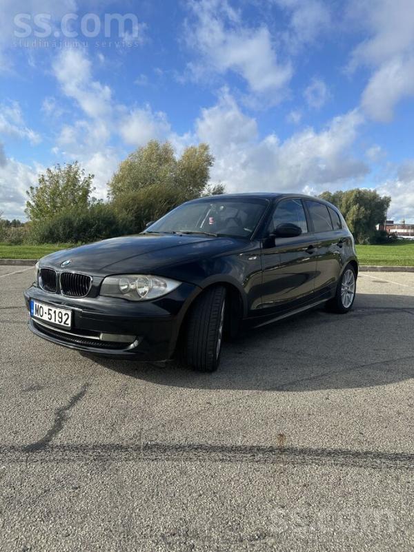Black BMW 120 2008 in Riga, with an engine capacity of 2.00 L and mileage of 341 thousand km for 3000 €, photo 4 on AUTOMOTO.COM.LV