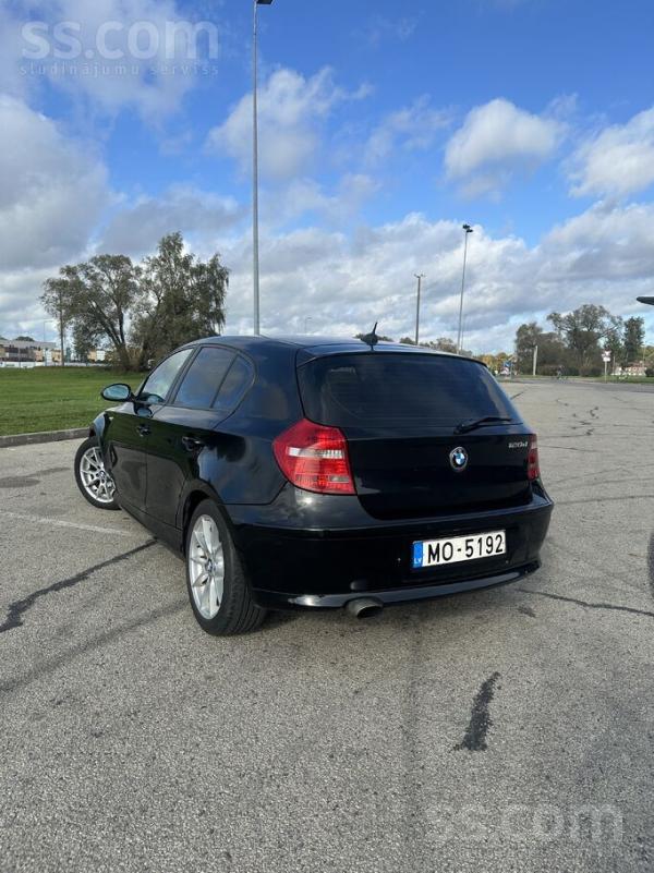 Black BMW 120 2008 in Riga, with an engine capacity of 2.00 L and mileage of 341 thousand km for 3000 €, photo 8 on AUTOMOTO.COM.LV