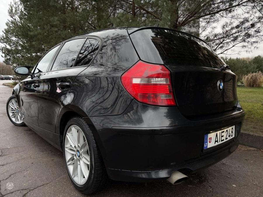 Melns BMW 120 2009 Kauņa, ar dzinēja tilpumu 2.00 L un nobraukumu 331 tūkst. km par 3950 €, foto 3 vietnē AUTOMOTO.COM.LV