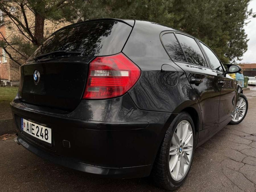 Melns BMW 120 2009 Kauņa, ar dzinēja tilpumu 2.00 L un nobraukumu 331 tūkst. km par 3950 €, foto 4 vietnē AUTOMOTO.COM.LV