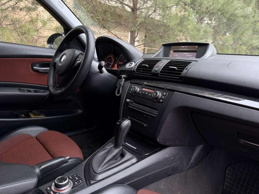 Melns BMW 120 2009 Kauņa, ar dzinēja tilpumu 2.00 L un nobraukumu 331 tūkst. km par 3950 €, foto 8 vietnē AUTOMOTO.COM.LV
