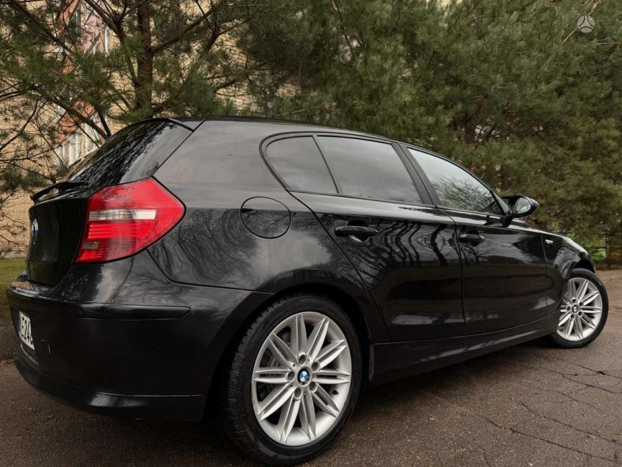 Melns BMW 120 2009 Kauņa, ar dzinēja tilpumu 2.00 L un nobraukumu 331 tūkst. km par 3950 €, foto 13 vietnē AUTOMOTO.COM.LV