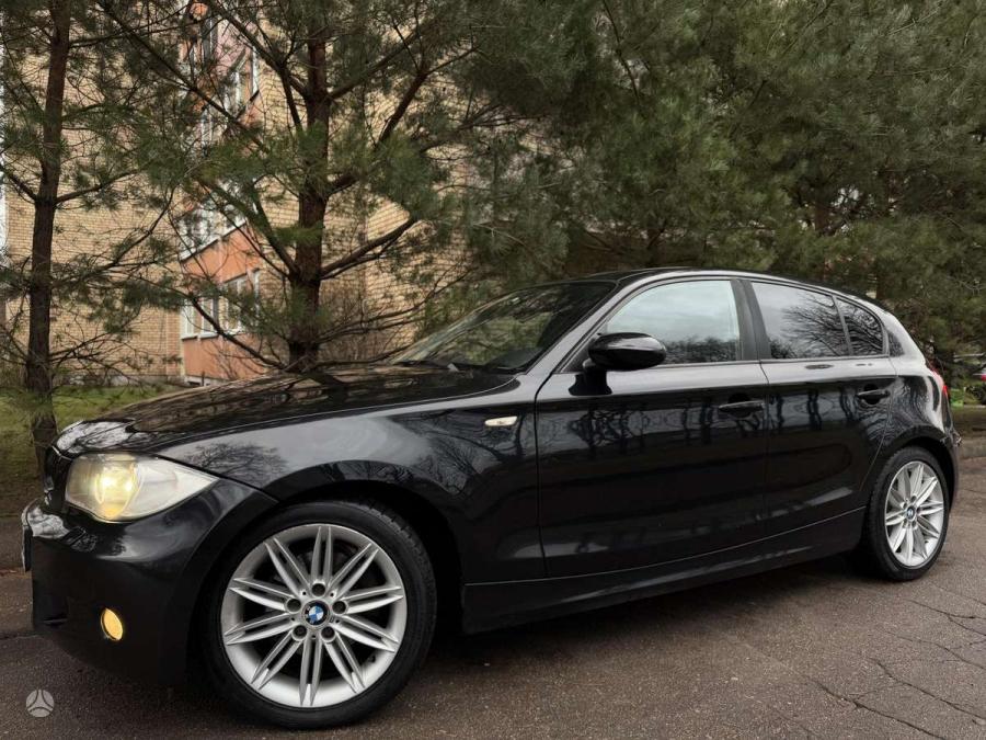 Melns BMW 120 2009 Kauņa, ar dzinēja tilpumu 2.00 L un nobraukumu 331 tūkst. km par 3950 €, foto 17 vietnē AUTOMOTO.COM.LV