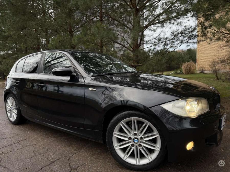 Melns BMW 120 2009 Kauņa, ar dzinēja tilpumu 2.00 L un nobraukumu 331 tūkst. km par 3950 €, foto 26 vietnē AUTOMOTO.COM.LV