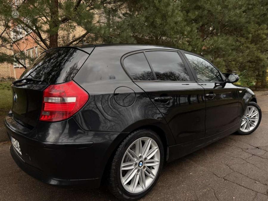 Melns BMW 120 2009 Kauņa, ar dzinēja tilpumu 2.00 L un nobraukumu 331 tūkst. km par 3950 €, foto 28 vietnē AUTOMOTO.COM.LV