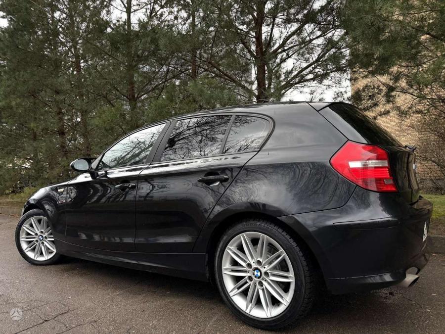 Melns BMW 120 2009 Kauņa, ar dzinēja tilpumu 2.00 L un nobraukumu 331 tūkst. km par 3950 €, foto 11 vietnē AUTOMOTO.COM.LV