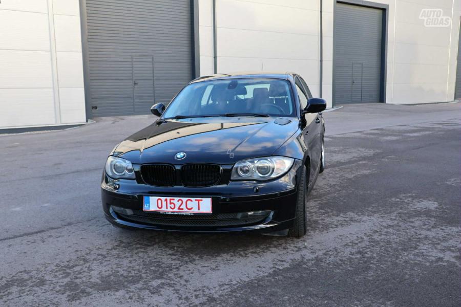 Black BMW 120 2009 in Kretinga, with an engine capacity of 2.00 L and mileage of 275 thousand km for 3250 €, photo 6 on AUTOMOTO.COM.LV