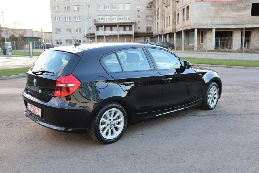 Black BMW 120 2009 in Kretinga, with an engine capacity of 2.00 L and mileage of 275 thousand km for 3250 €, photo 3 on AUTOMOTO.COM.LV