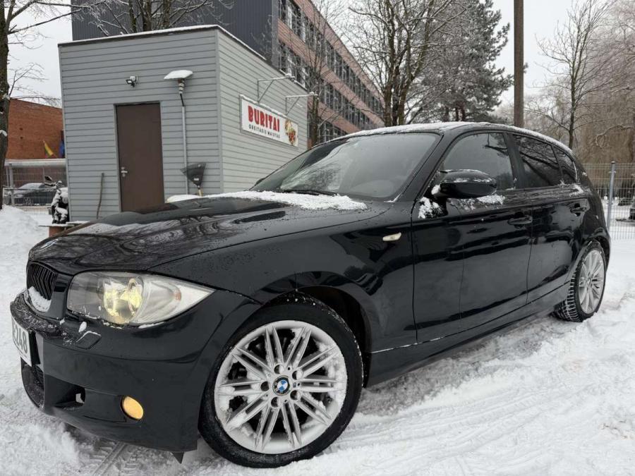 Black BMW 120 2009 in Kaunas, with an engine capacity of 2.00 L and mileage of 324 thousand km for 3850 €, photo 18 on AUTOMOTO.COM.LV