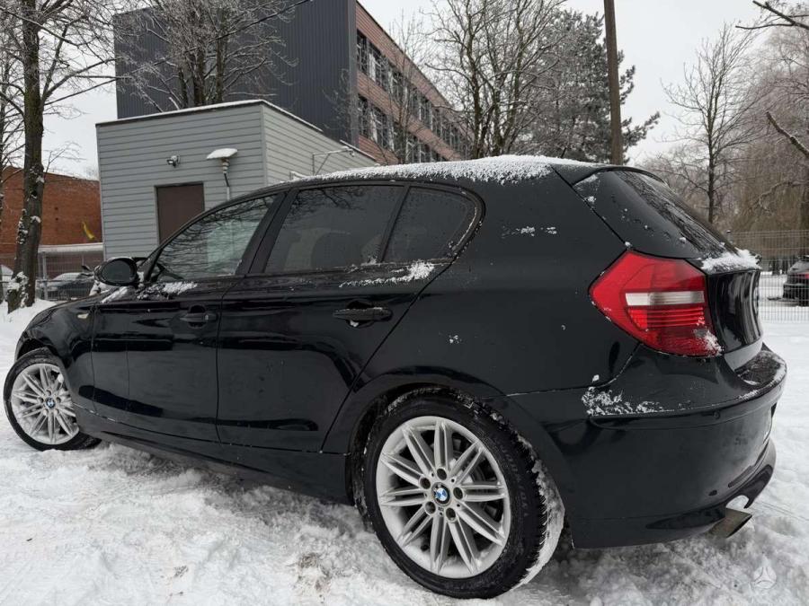 Black BMW 120 2009 in Kaunas, with an engine capacity of 2.00 L and mileage of 324 thousand km for 3850 €, photo 20 on AUTOMOTO.COM.LV