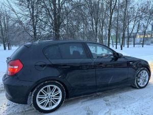 Black BMW 120 2009 in Kaunas, with an engine capacity of 2.00 L and mileage of 331 thousand km for 3750 €, photo 13 on AUTOMOTO.COM.LV