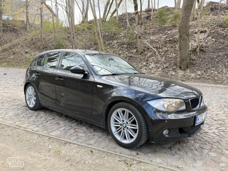 Black BMW 120 2009 in Vilnius, with an engine capacity of 1.80 L and mileage of 279 thousand km for 3555 €, photo 5 on AUTOMOTO.COM.LV