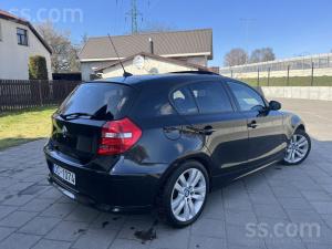 Black BMW 120 2009 in Riga, with an engine capacity of 2.00 L and mileage of 0 thousand km for 4490 €, photo 5 on AUTOMOTO.COM.LV